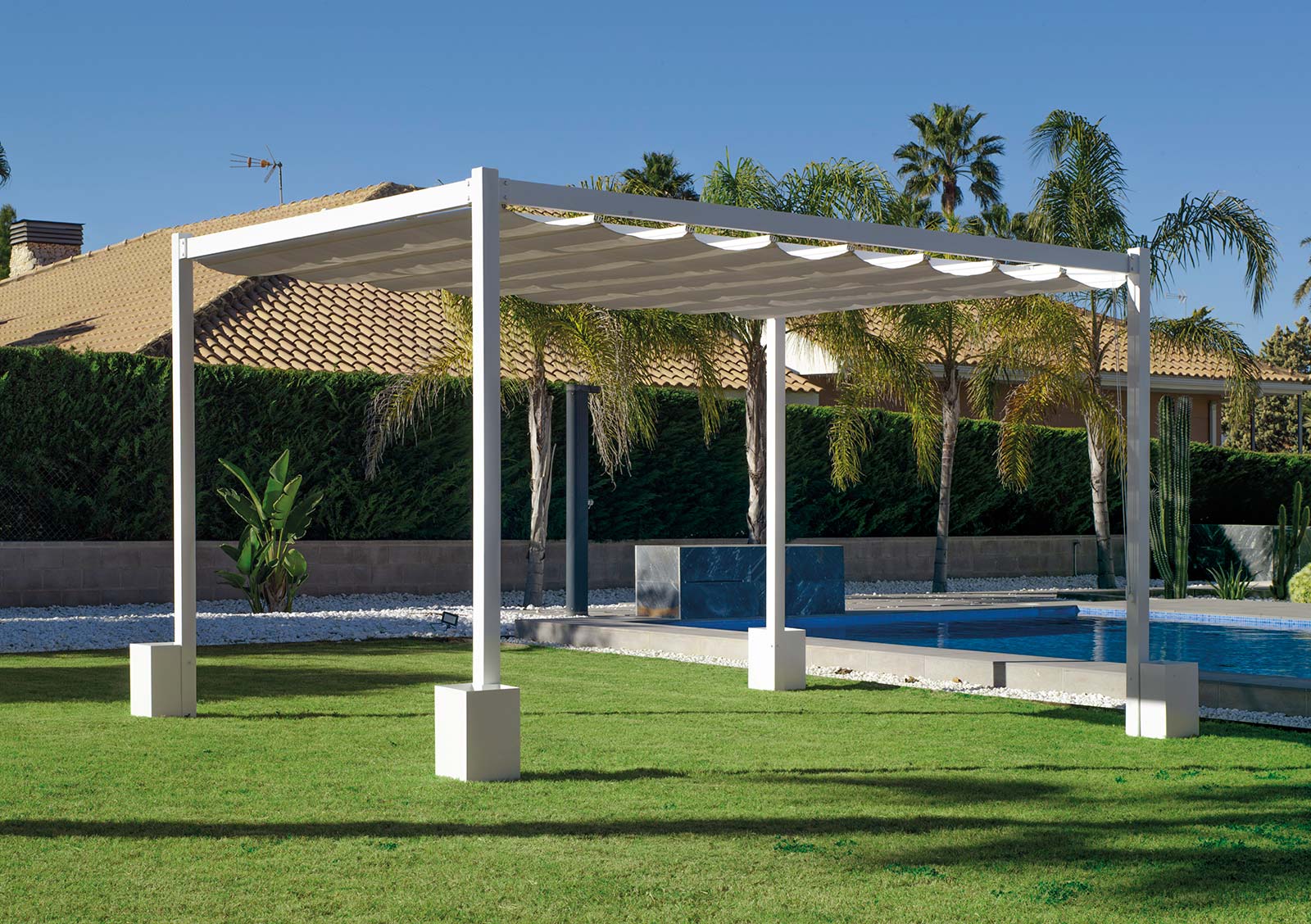 Pérgola 4x3 de aluminio cubierta corredera Kavana | Malibú Garden